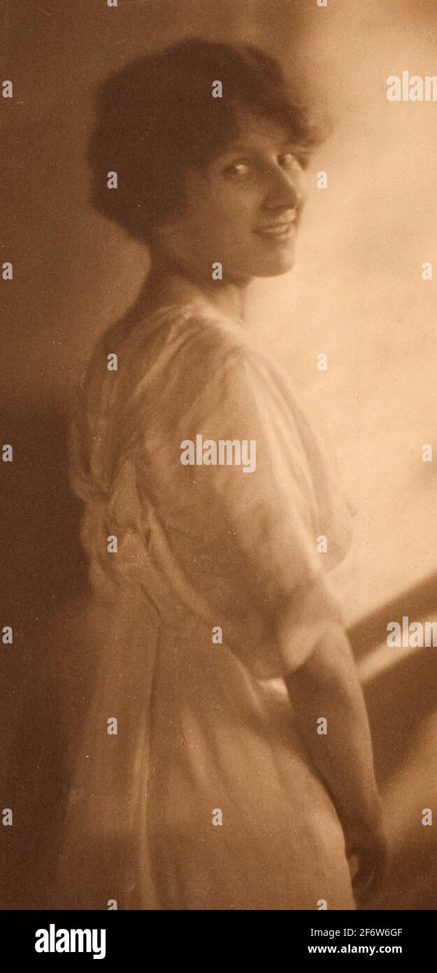 Harriet sarah walker hi-res stock photography and images - Alamy