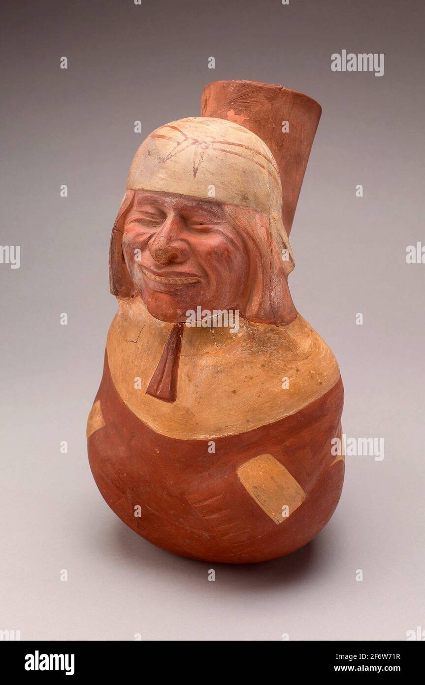 Moche jar hi-res stock photography and images - Alamy