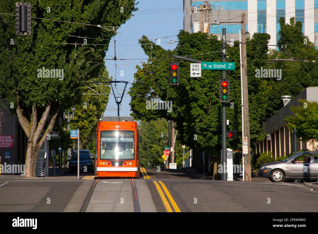 City light rail hi-res stock photography and images - Alamy