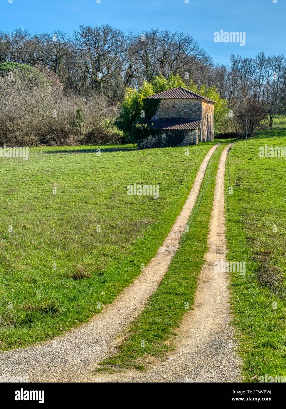Double track driveway hi-res stock photography and images - Alamy