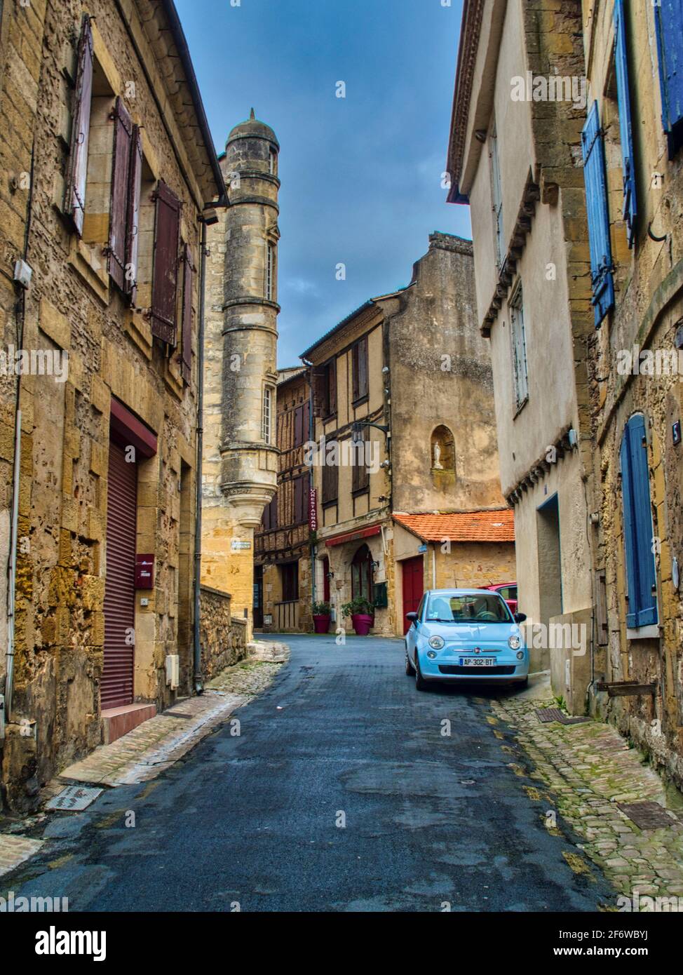 Bergerac france street hi-res stock photography and images - Alamy