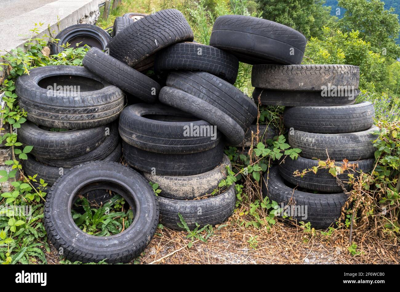 Used Vehicle Tires High Resolution Stock Photography and Images - Alamy