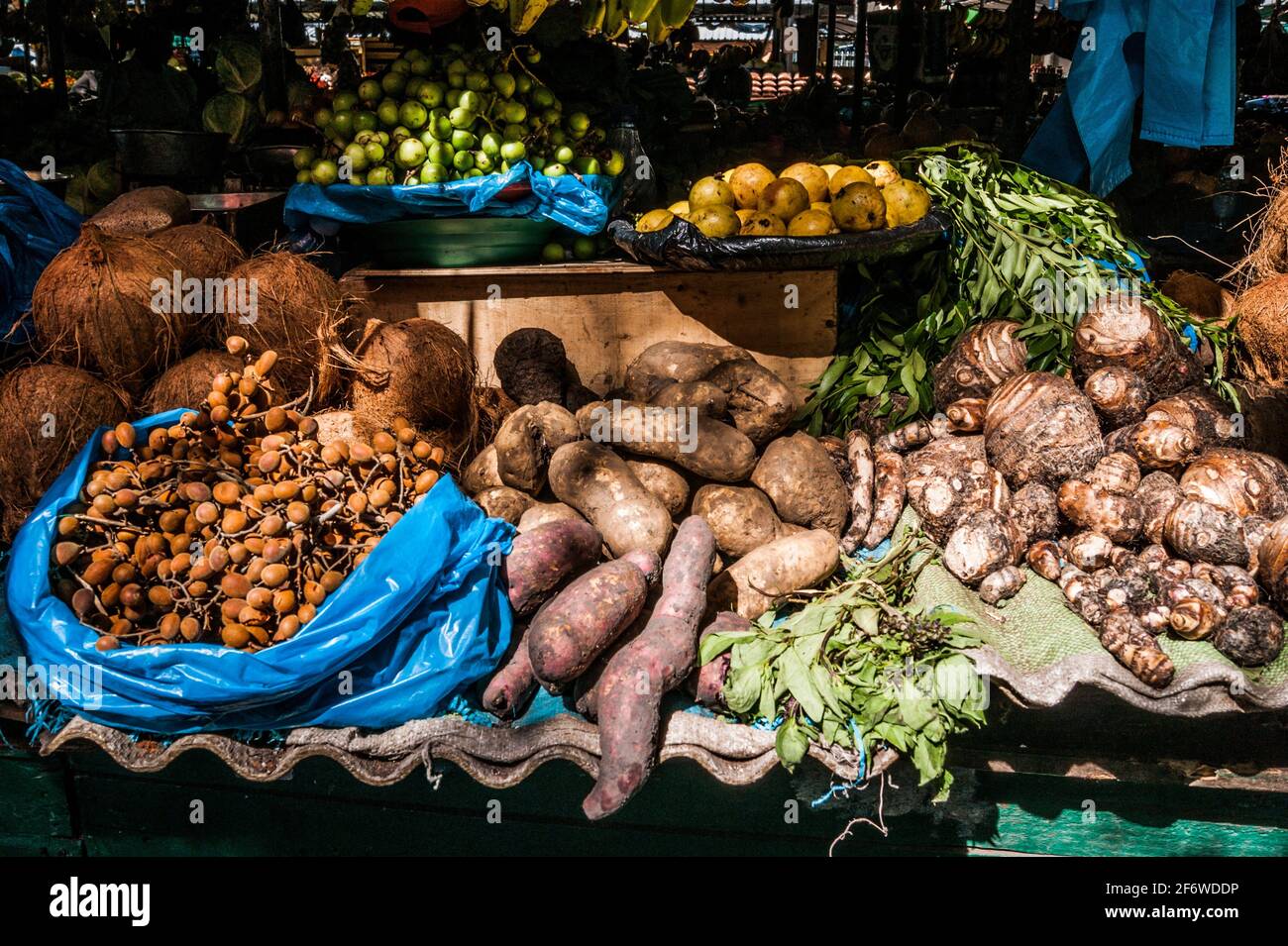 Mozambique maputo central market hi-res stock photography and images ...
