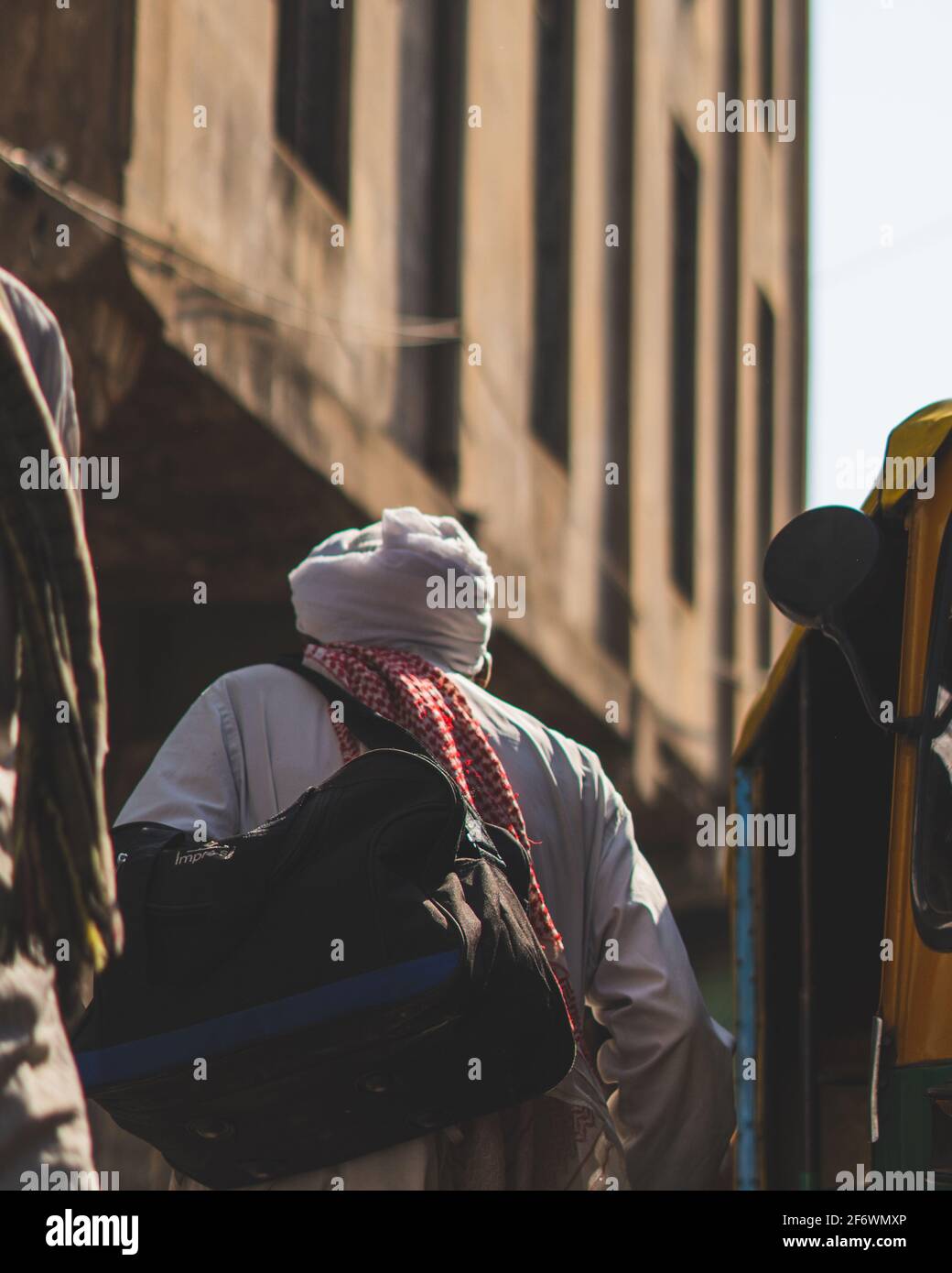 Back pose hi-res stock photography and images - Alamy