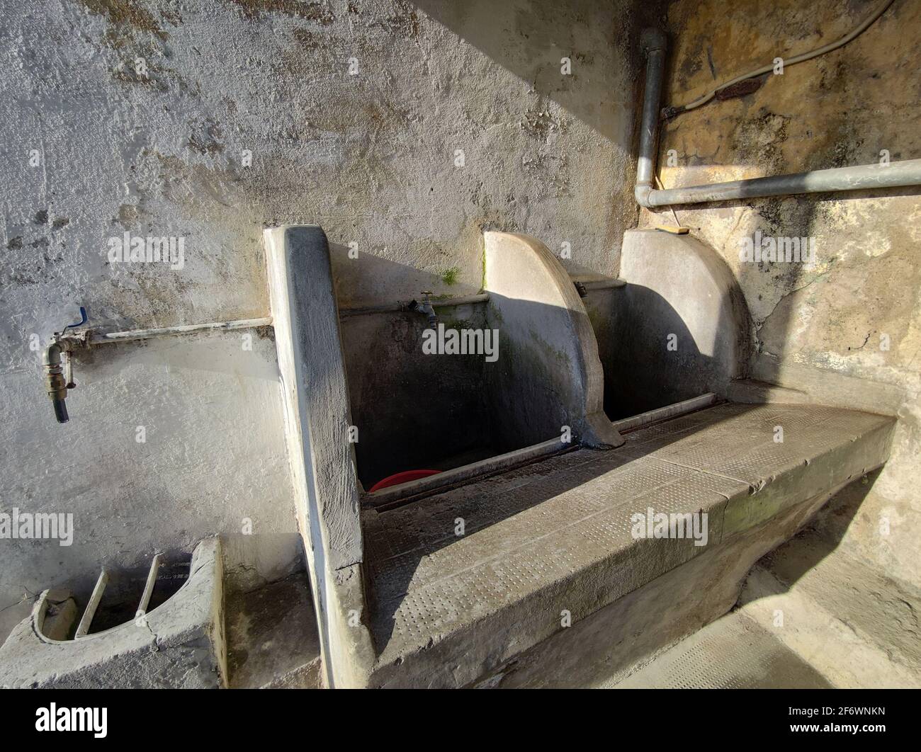 Medieval lavatory hi-res stock photography and images - Alamy