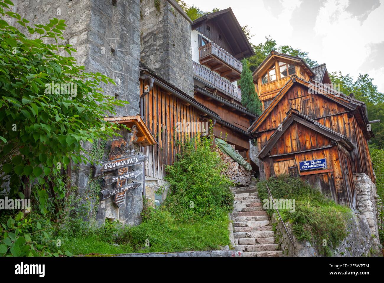 Cozy village hi-res stock photography and images - Alamy