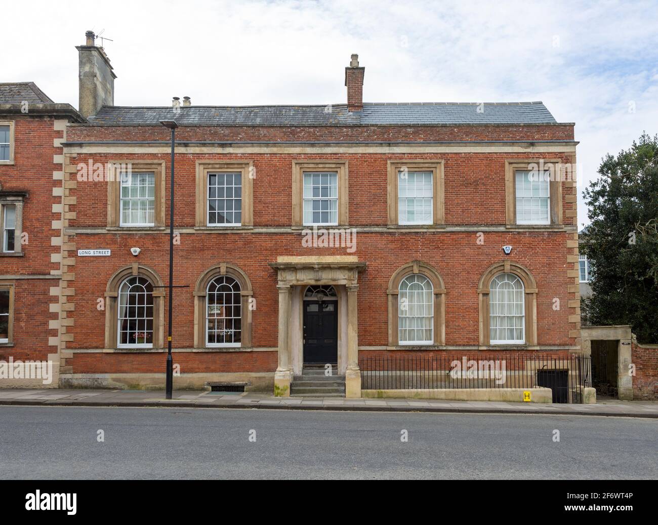 Historic late 18th century listed building 37, Long Street, Devizes ...