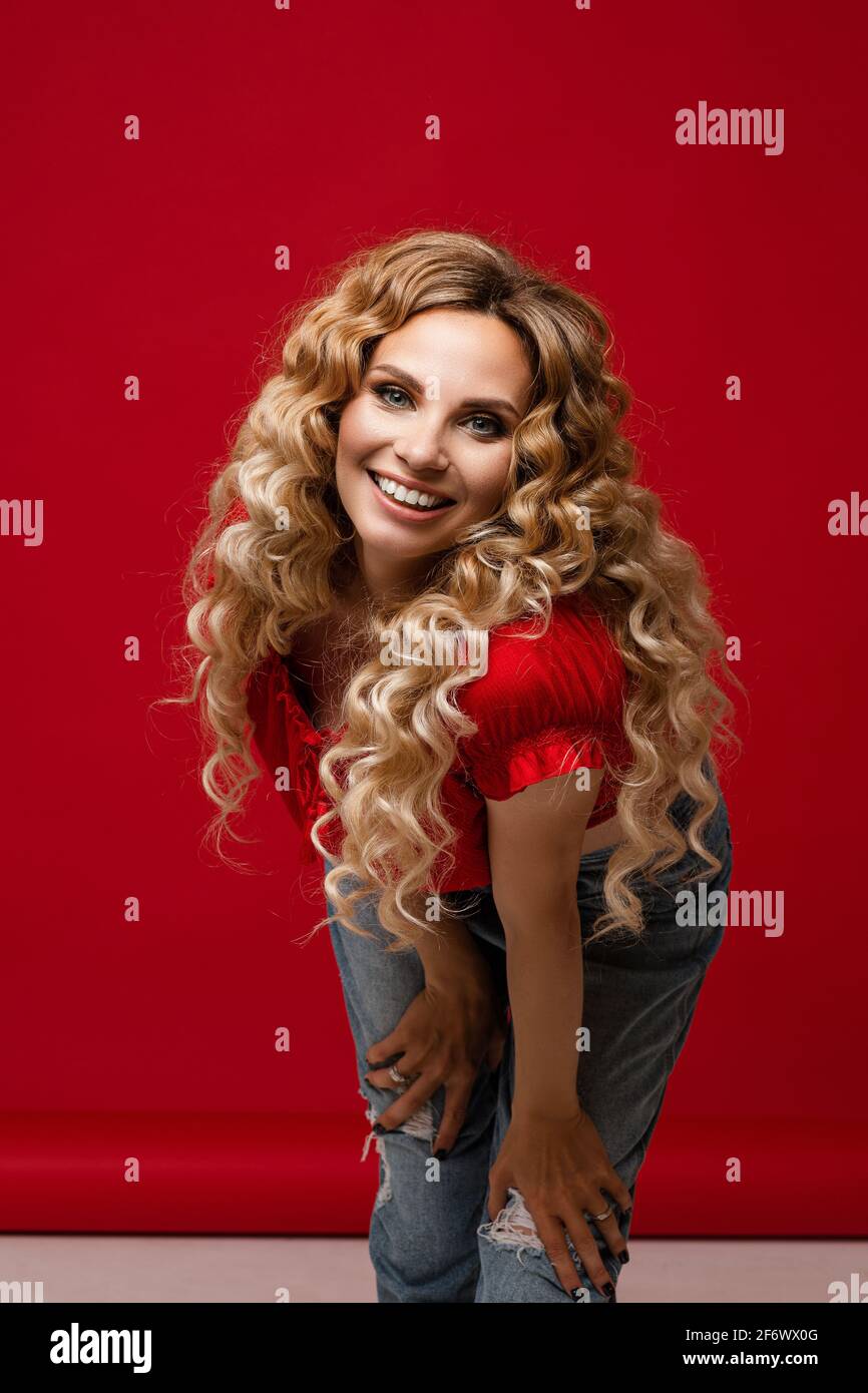 Pretty woman leaning forward hi-res stock photography and images - Alamy