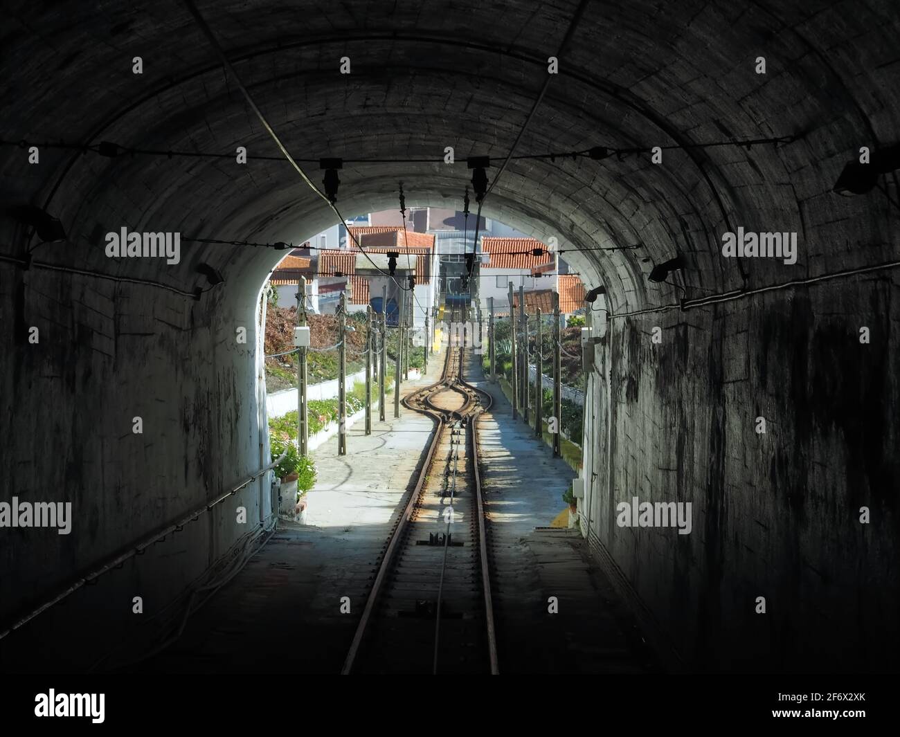 Elevator of nazare hi-res stock photography and images - Alamy