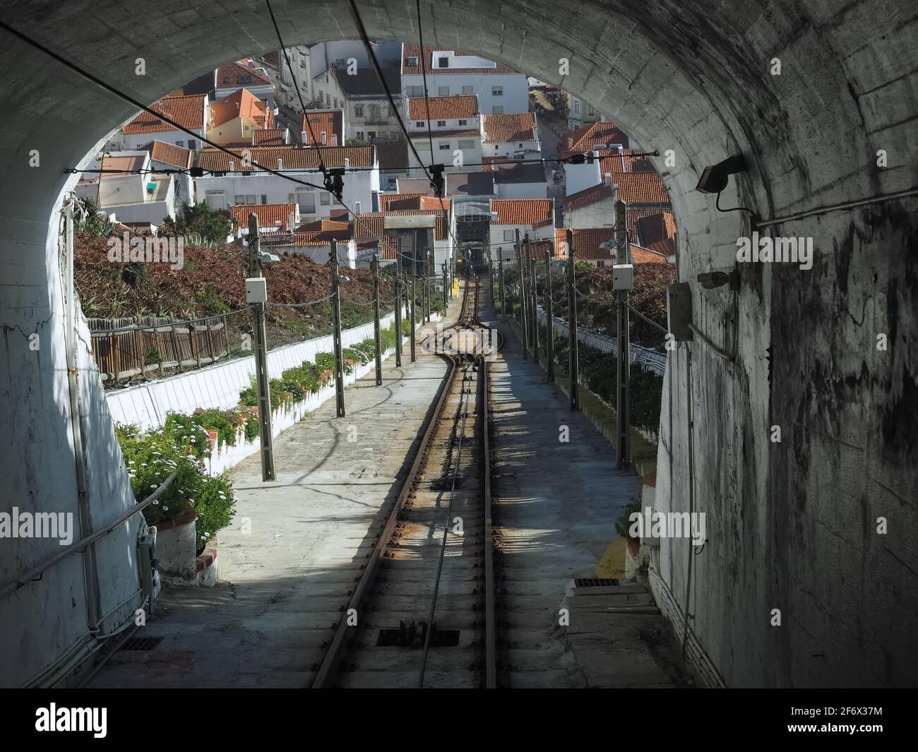 Elevator of nazare hi-res stock photography and images - Alamy