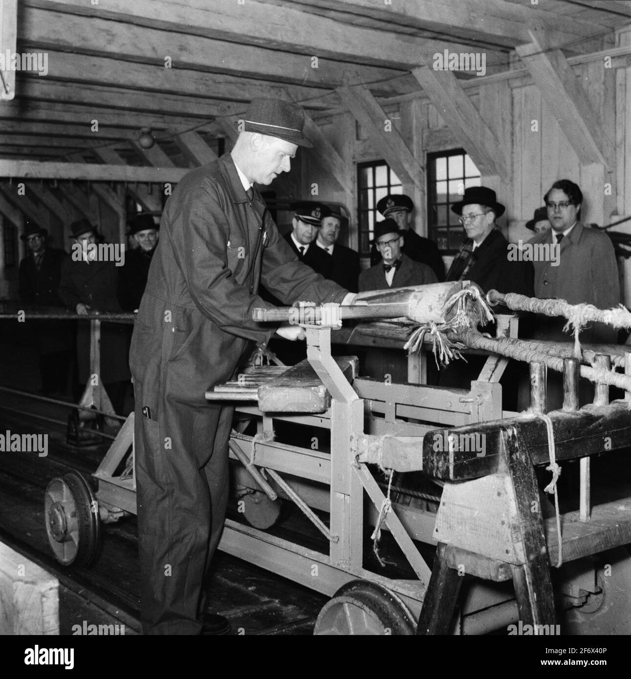 The rope ware track (pictured name).The rope warehouse (depicted name ...