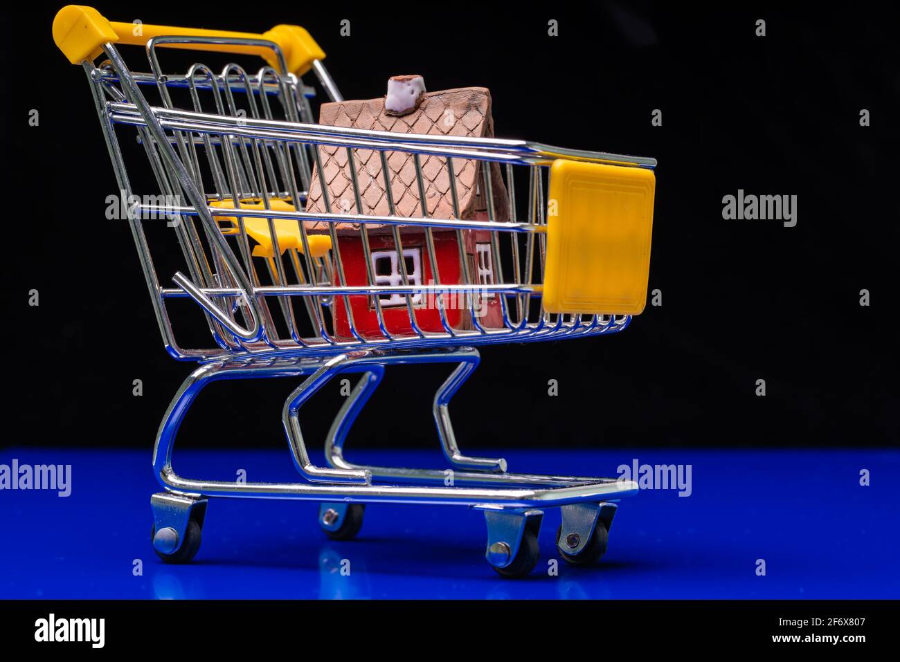 Wooden market trolley hi-res stock photography and images - Alamy