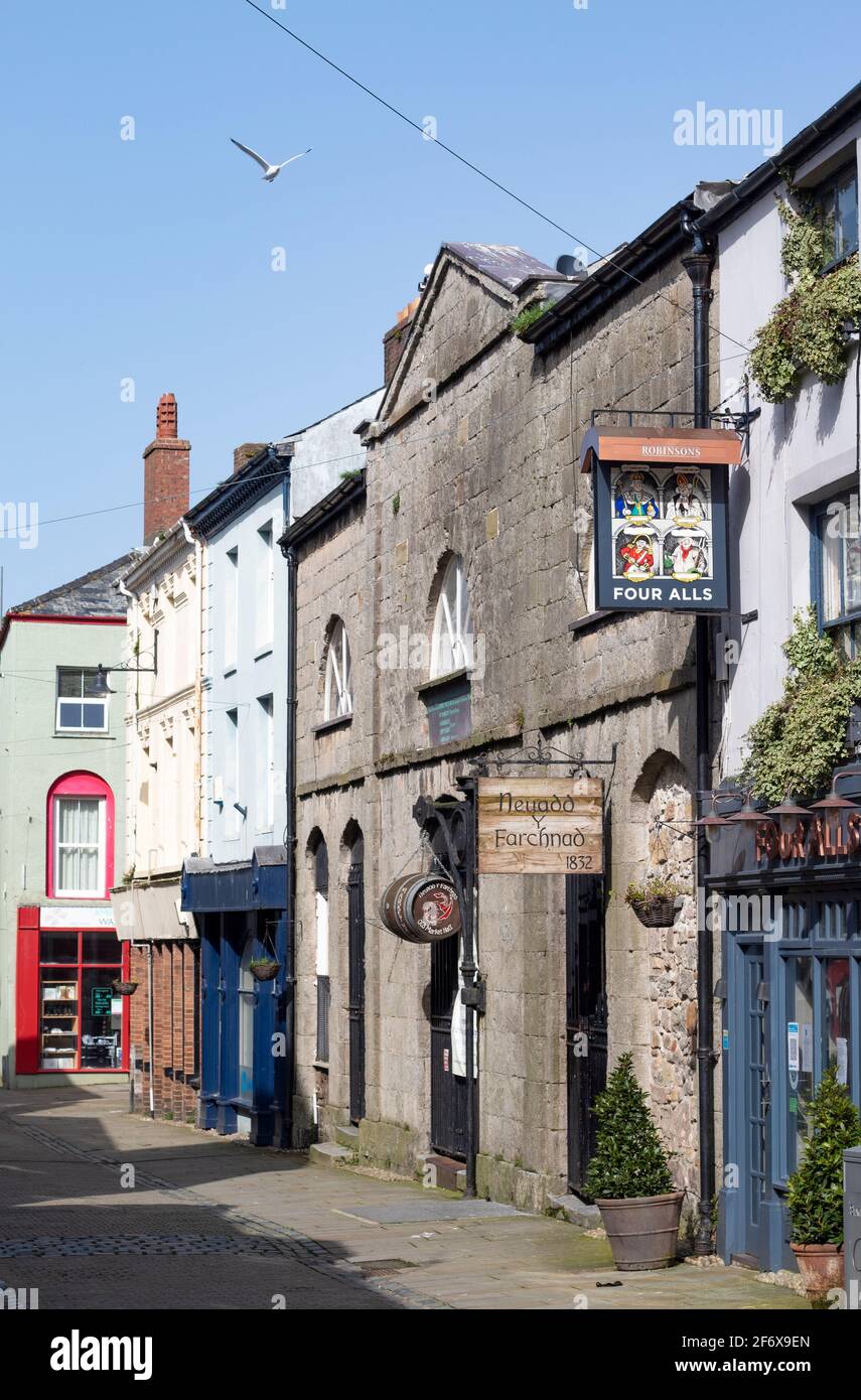 Old welsh town hi-res stock photography and images - Alamy