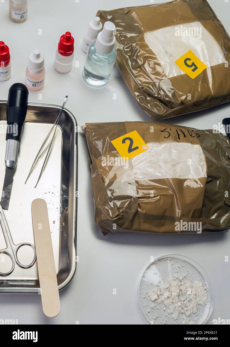 Drug chemistry hi-res stock photography and images - Alamy