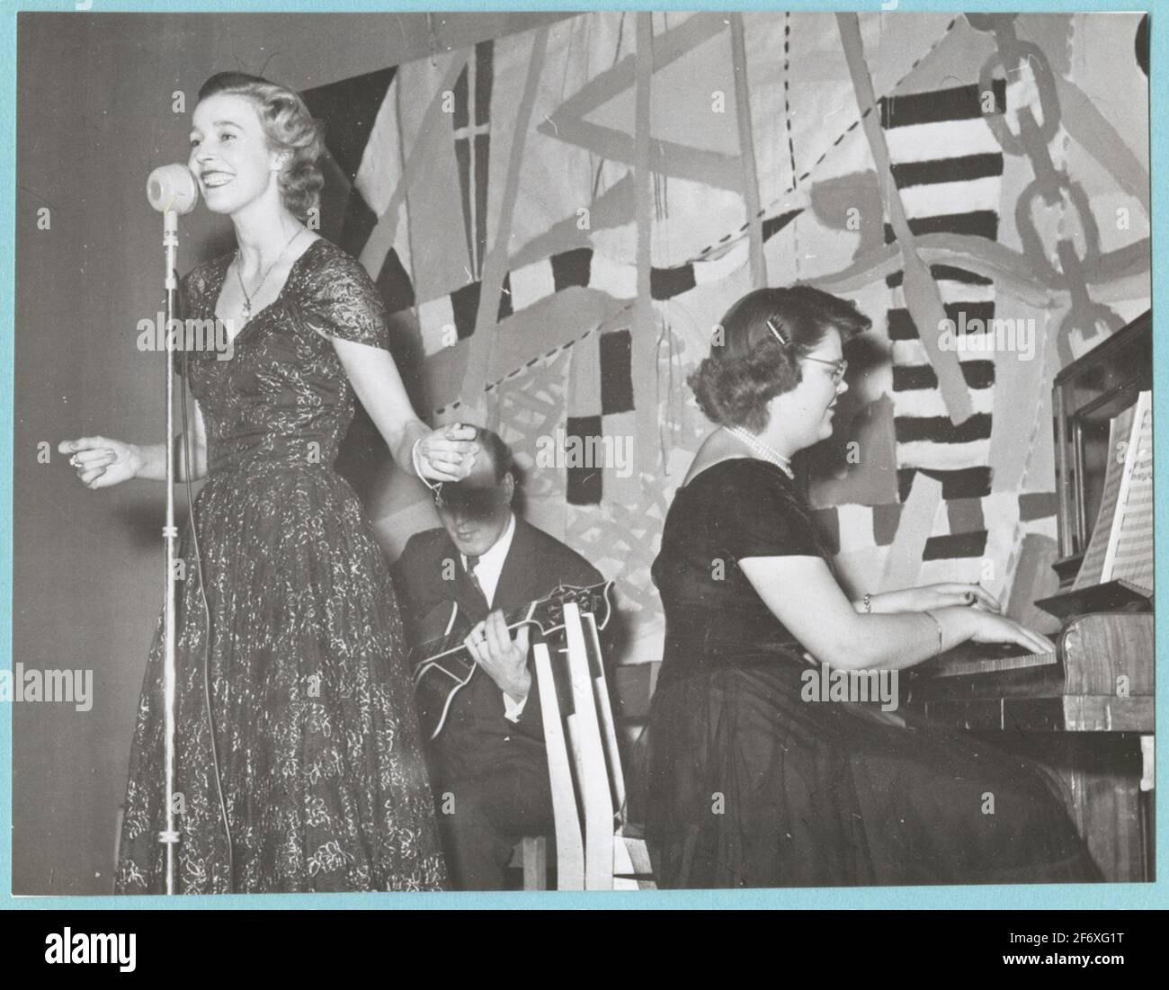 Alice Babs sing Stock Photo - Alamy