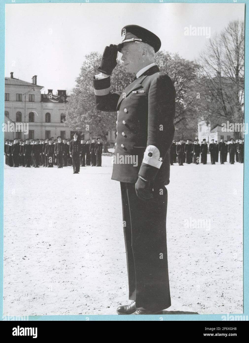Military makes salute Stock Photo - Alamy