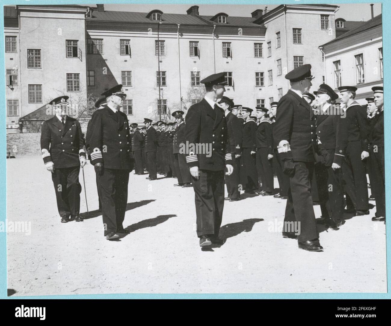 Sailors crew hi-res stock photography and images - Alamy