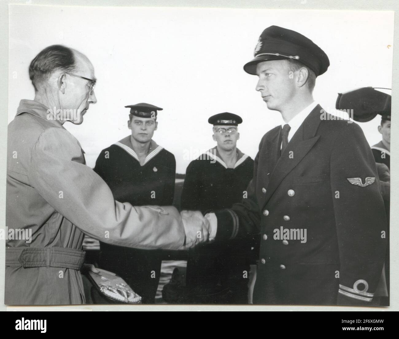 Receiving medal hi-res stock photography and images - Alamy