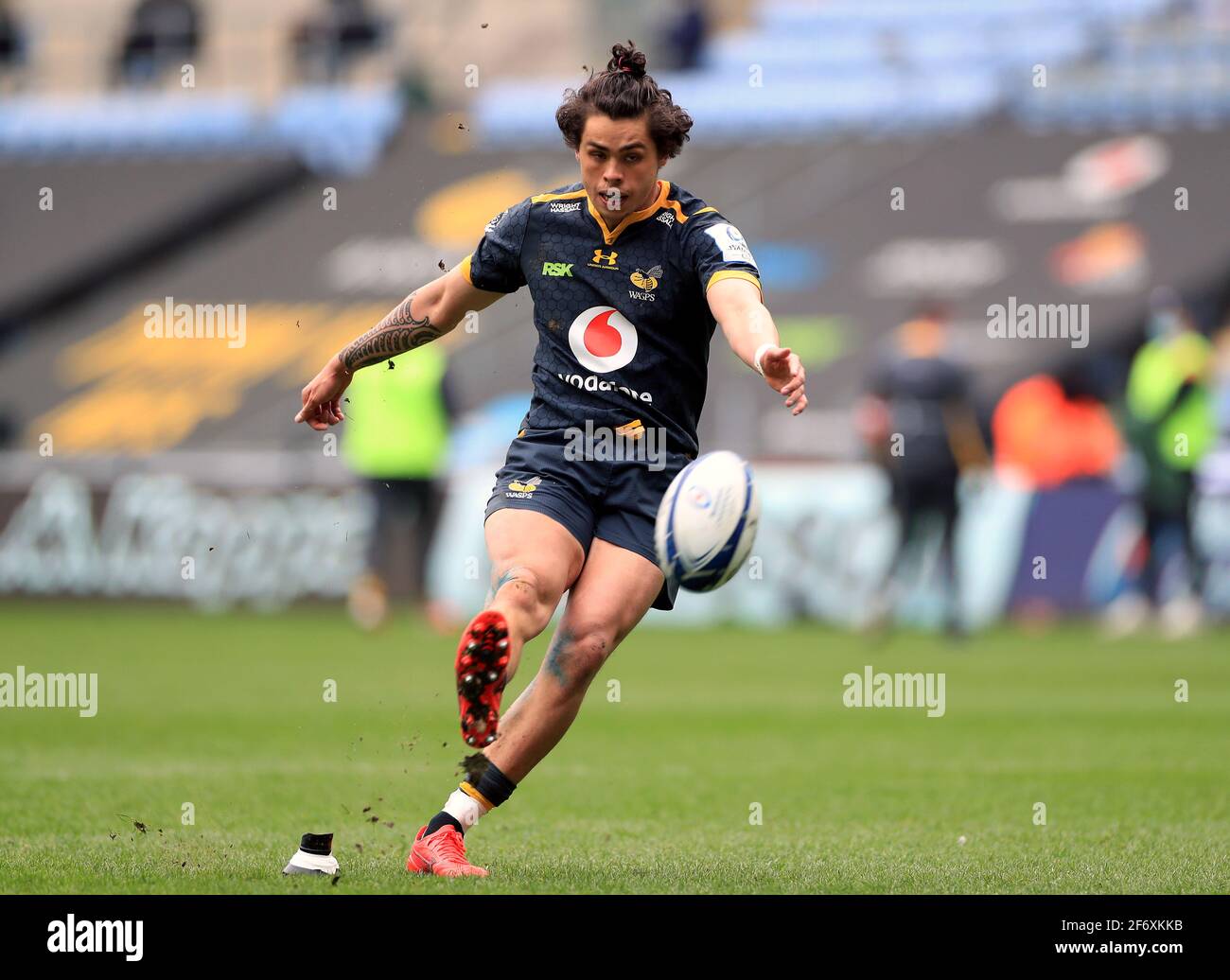 Rugbyu wasps 3 hi-res stock photography and images - Alamy