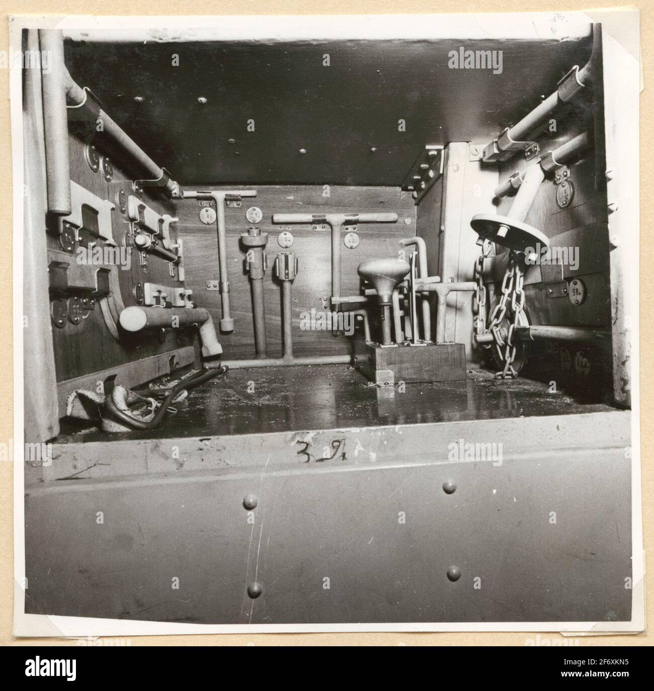 Torpedo room.Cabinet for shepherds about SB.Actor cabinets.likn.About BB .. Kockums AB (depicted ...