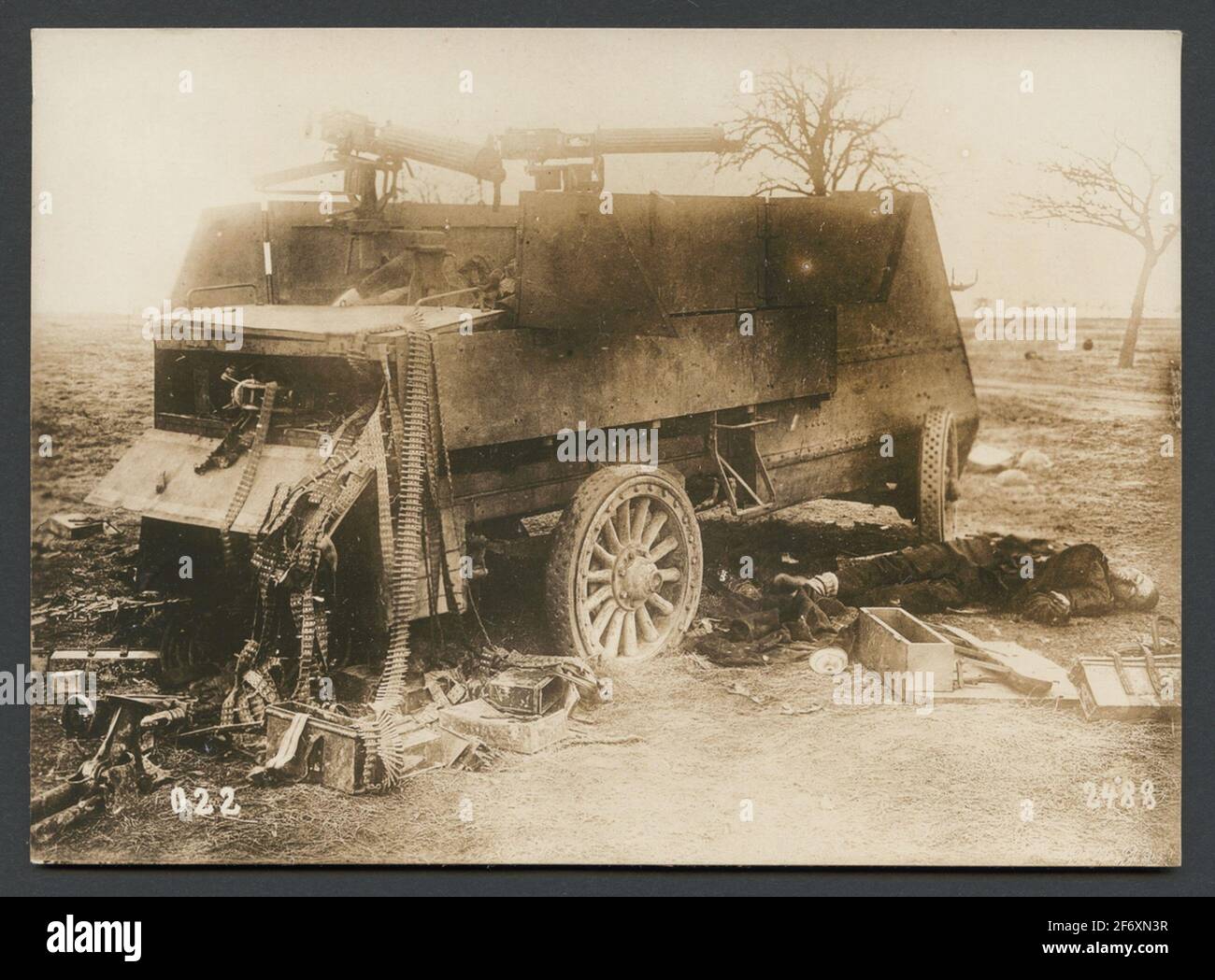 Machine gun carts hi-res stock photography and images - Alamy