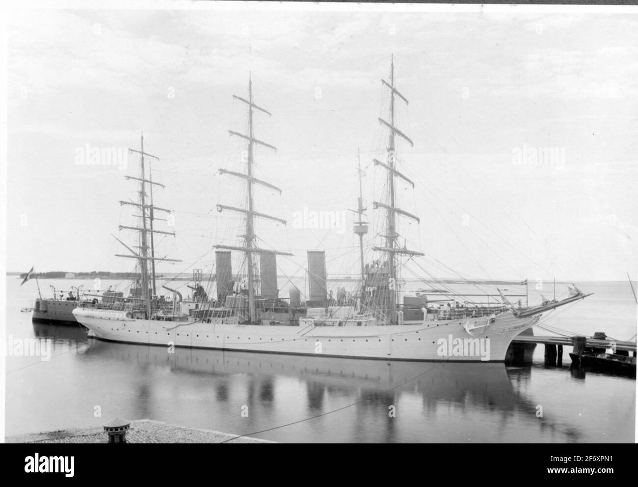 The exercise vessel of Chapman and the armor cruise Fylgia landscape in ...
