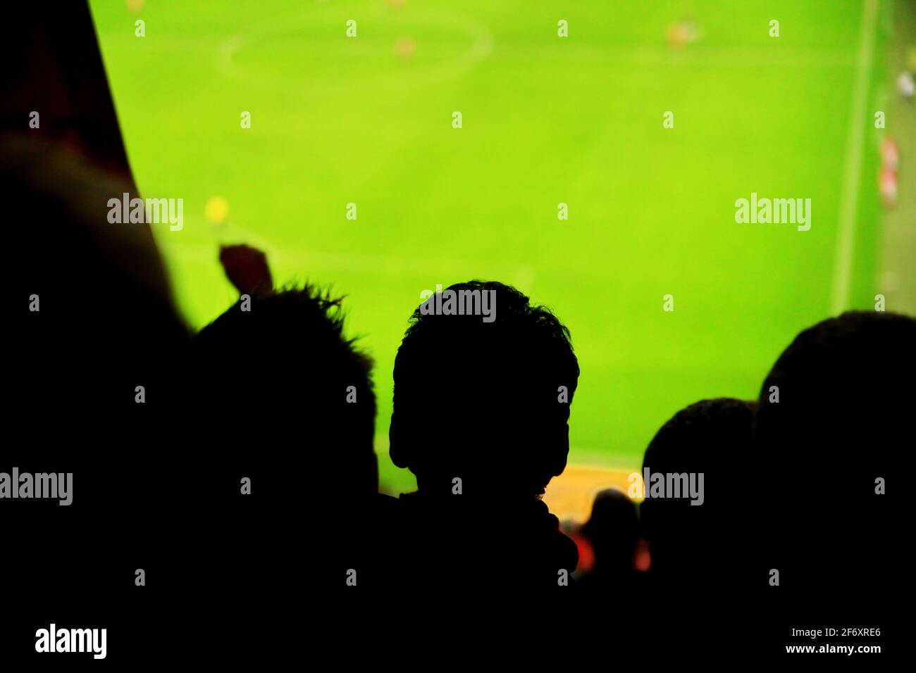 Silhouette spectators are fire show hi-res stock photography and images ...