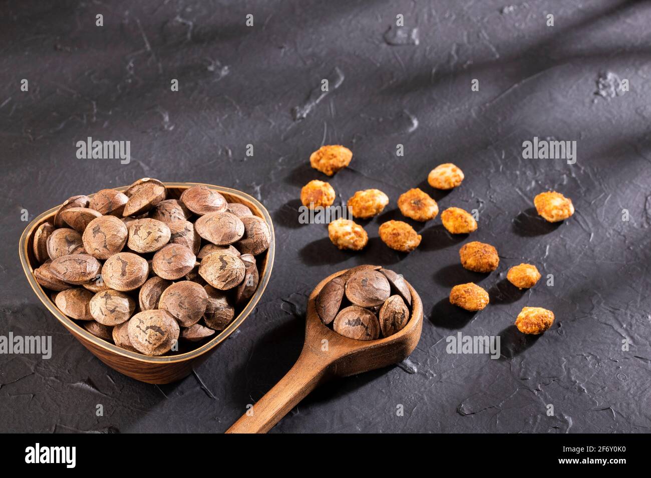 Roasted sacha inchi seeds - Plukenetia volubilis Stock Photo - Alamy