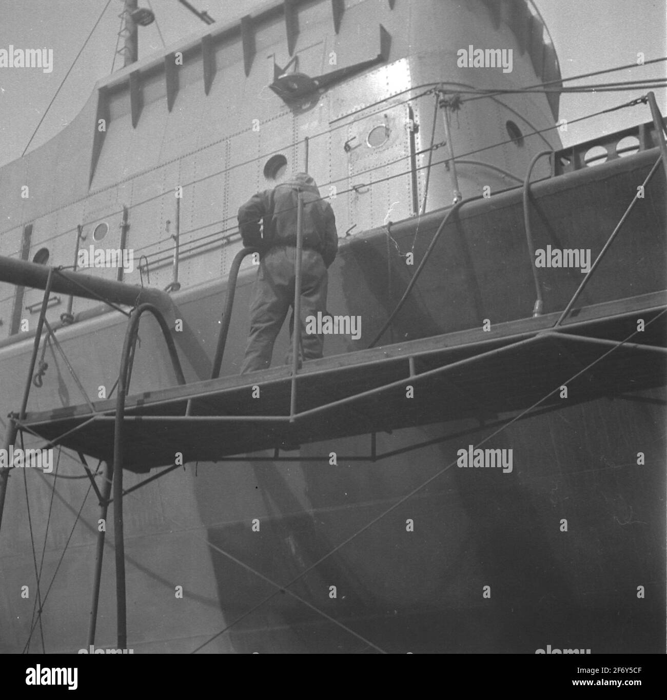 Transportation boat 101Transportboat 101 in dock 1, spray galvanization ...