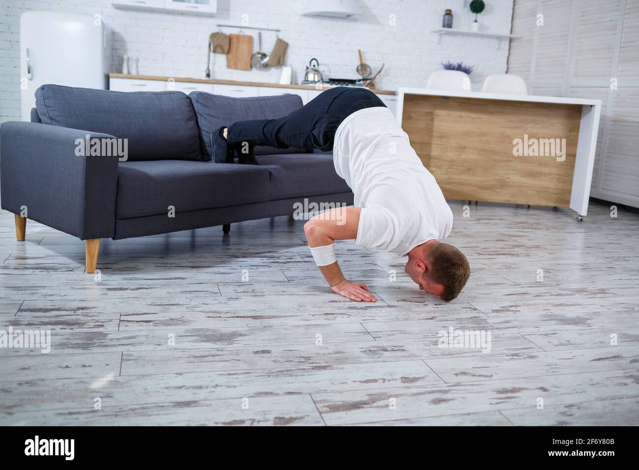 Regular push ups hi-res stock photography and images - Alamy