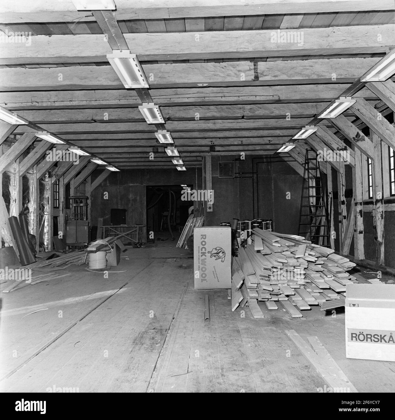 The rope ware track (pictured name).The rope warehouse (depicted name ...
