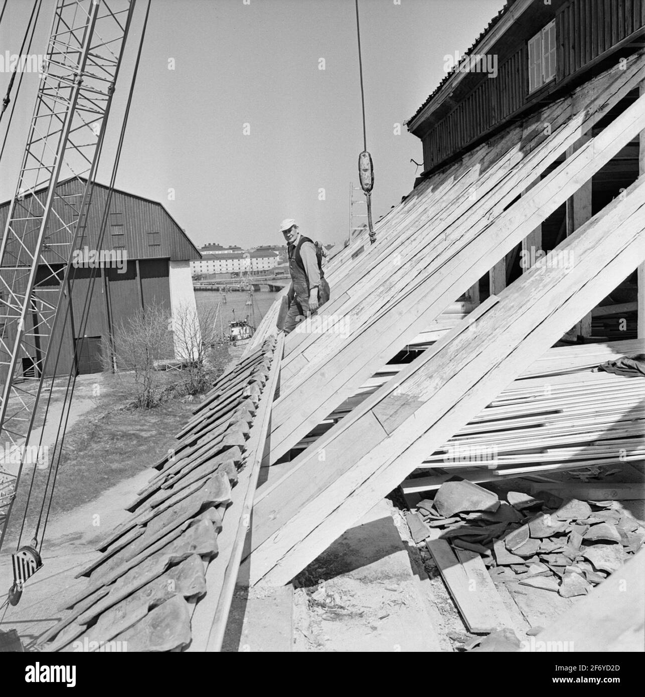 The rope ware track (pictured name).The rope warehouse (depicted name ...