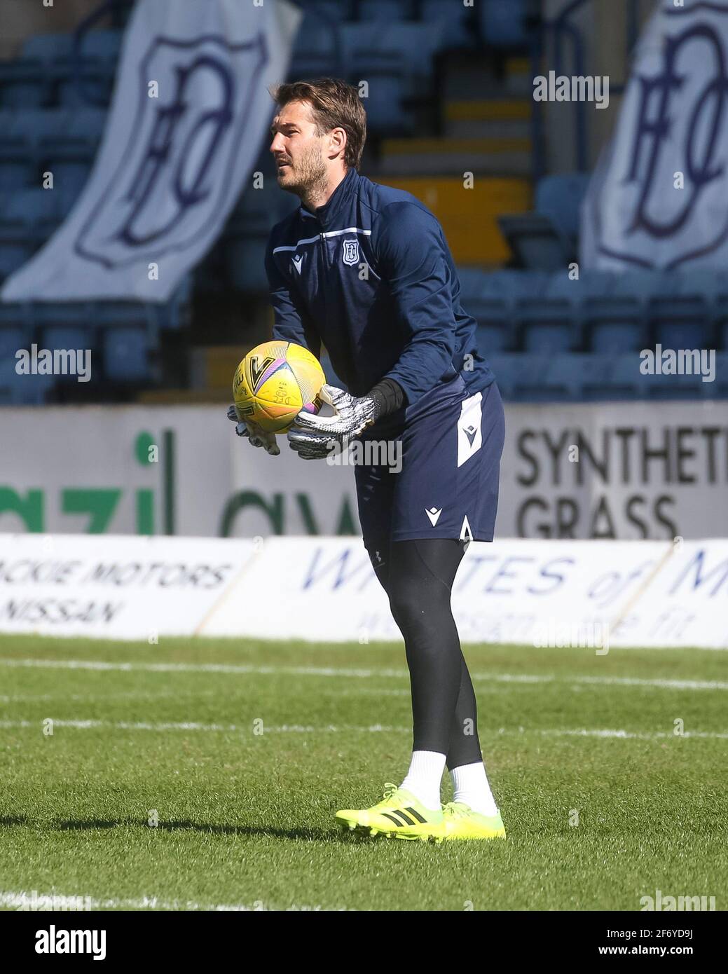 Goalkeeper adam legzdins hi-res stock photography and images - Alamy