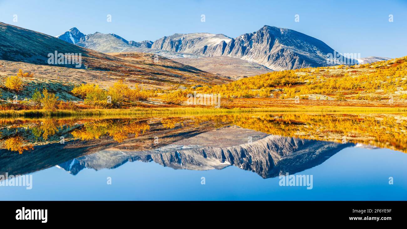Norway in fall hi-res stock photography and images - Alamy