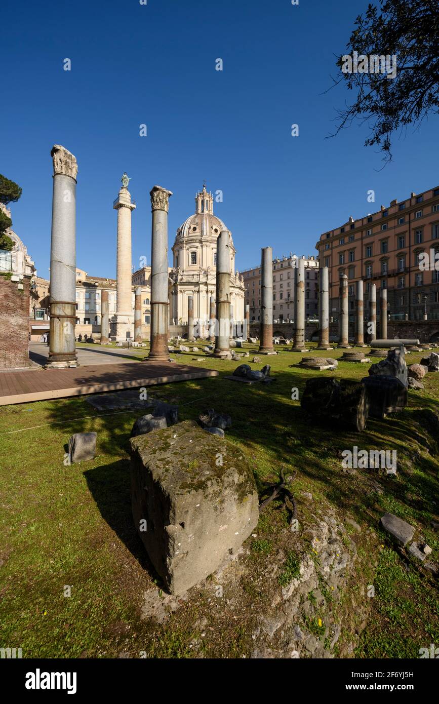 Trajan's column ancient rome hi-res stock photography and images - Alamy