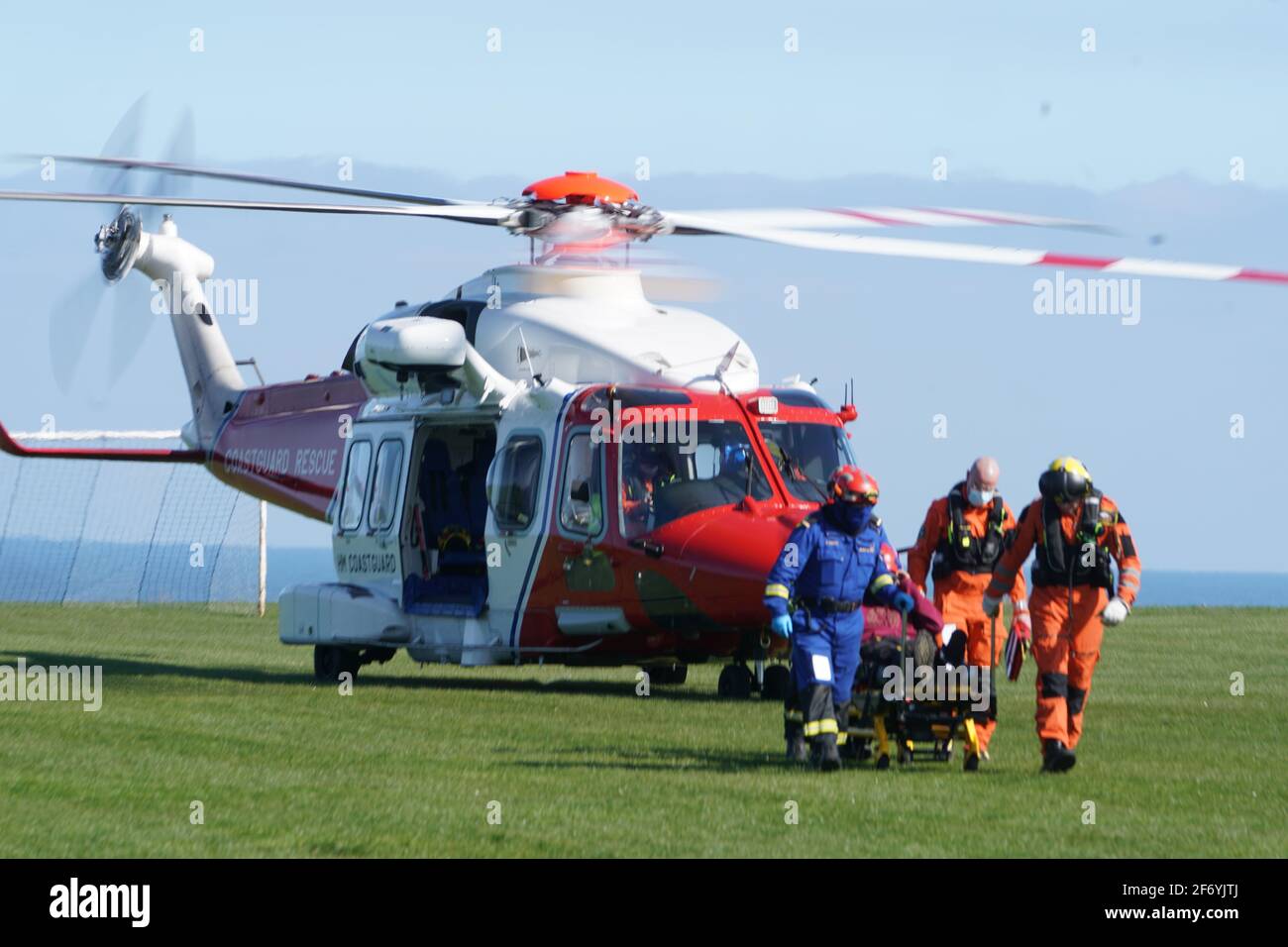 Airlifting hi-res stock photography and images - Alamy