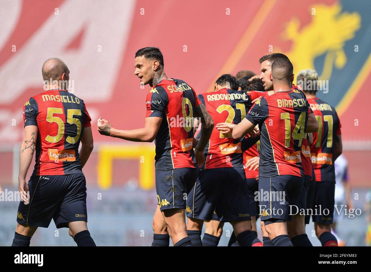 team Genoa celebrates after scoring a goal during Genoa CFC vs ACF ...