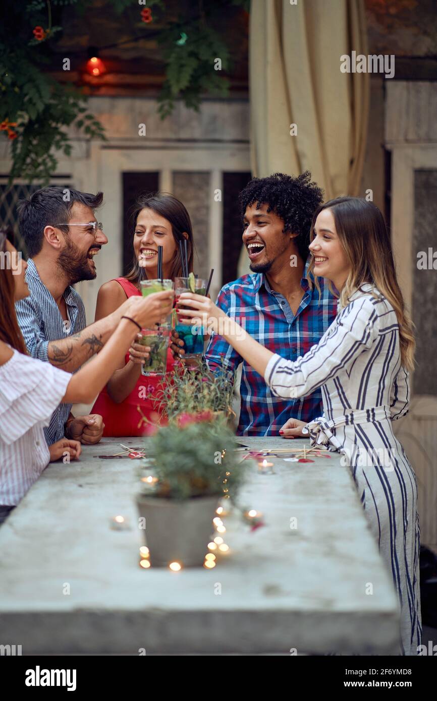 Adult summer party with cocktails hi-res stock photography and images ...