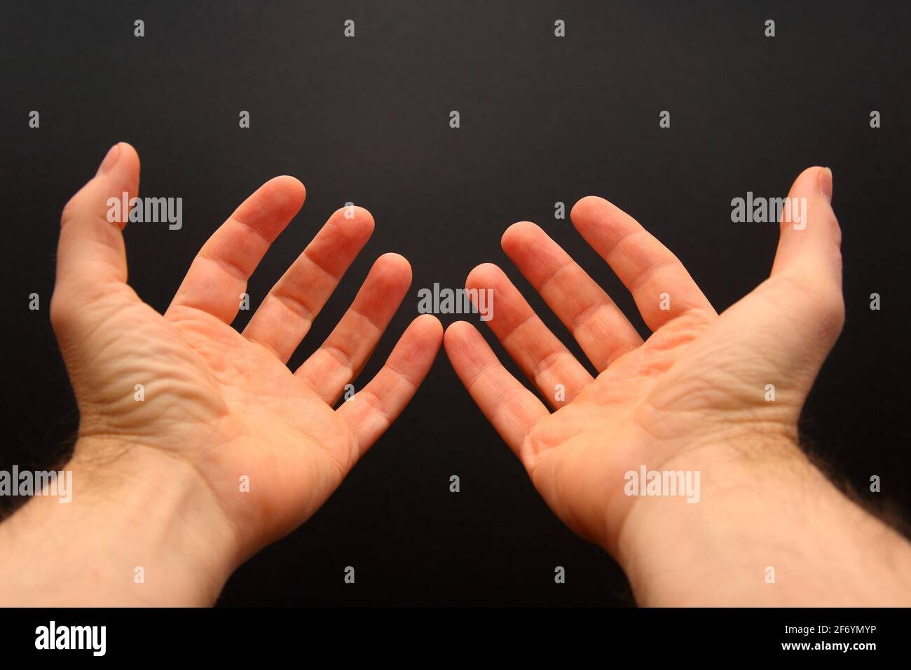 Receiving with open arms hi-res stock photography and images - Alamy