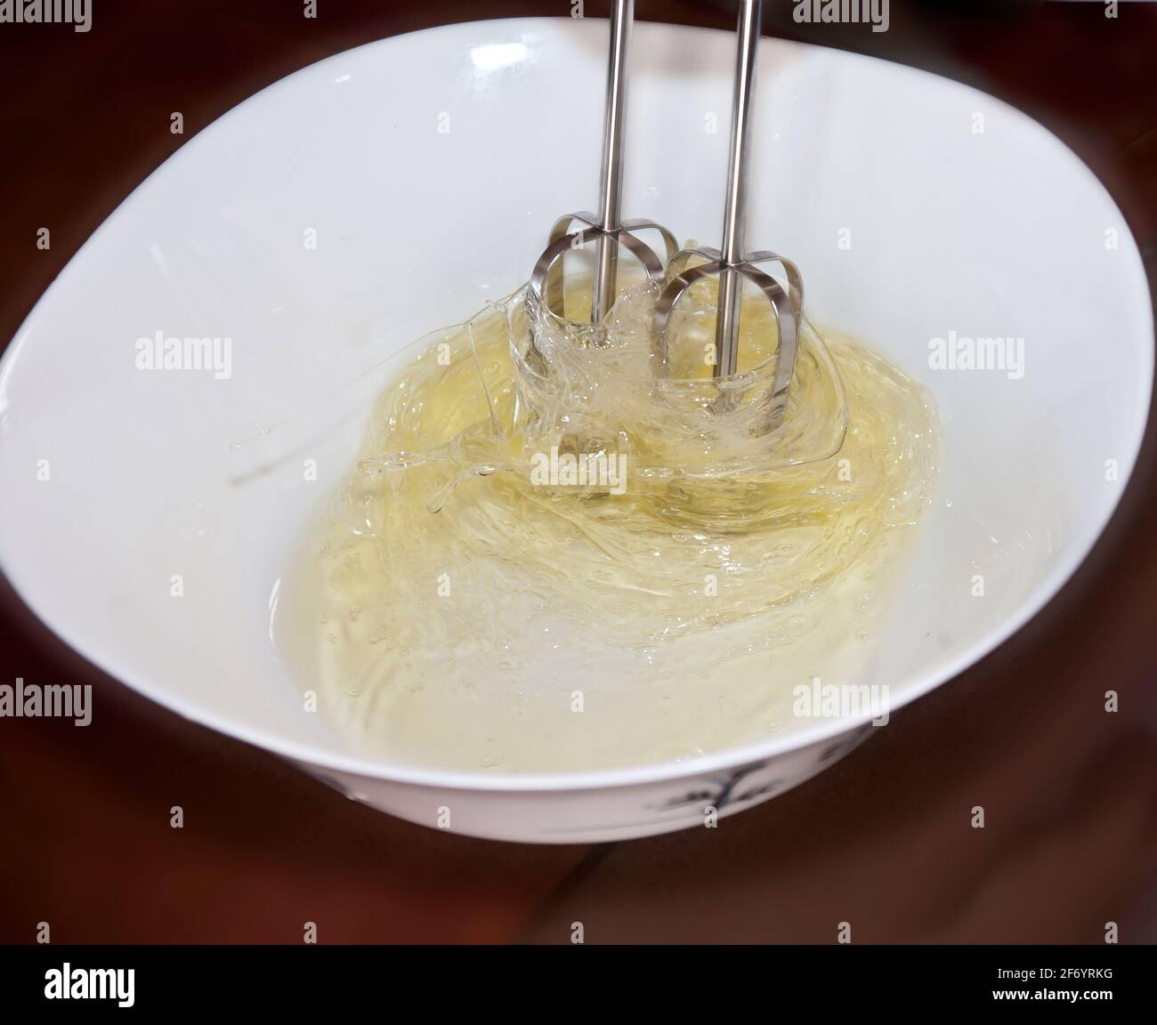 Electric whisk hi-res stock photography and images - Alamy