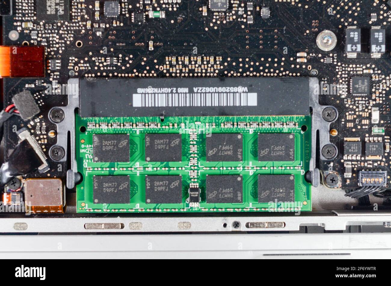 Apple macbook motherboard hi-res stock photography and images - Alamy