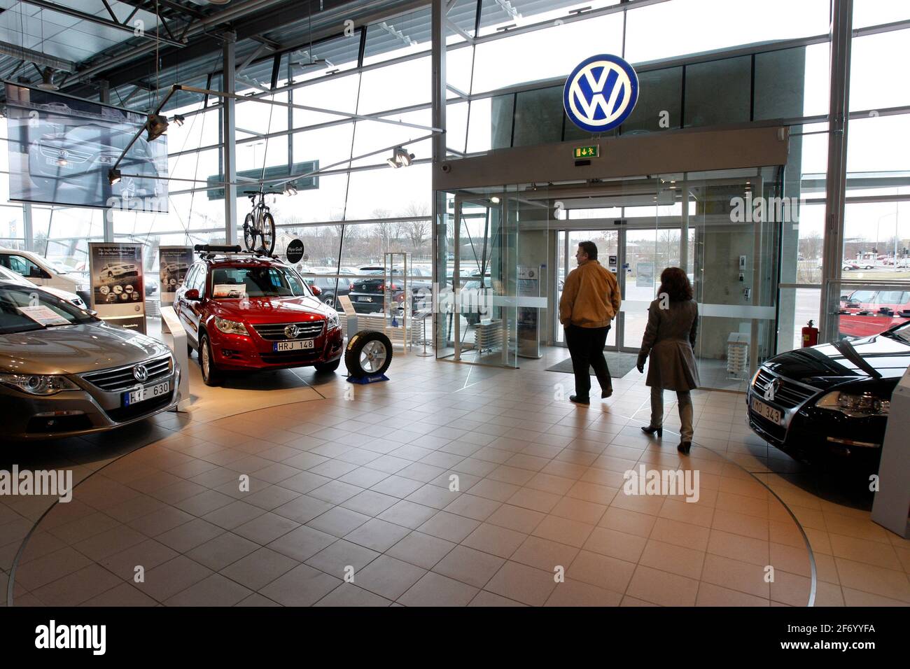 Volkswagen cars sold in a car shop Stock Photo - Alamy