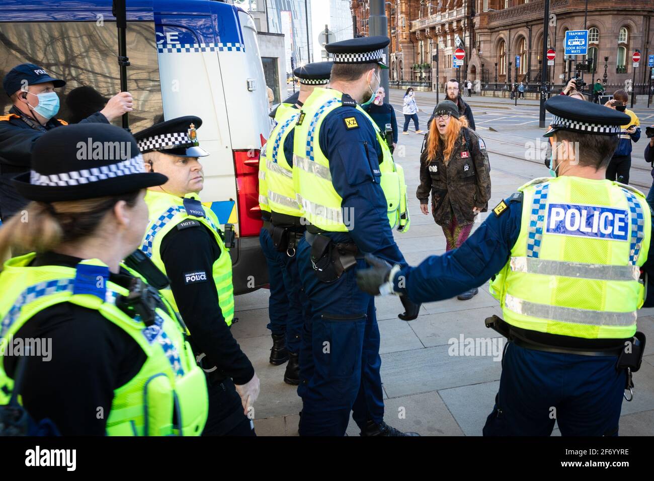 Police disperse crowd hi-res stock photography and images - Alamy