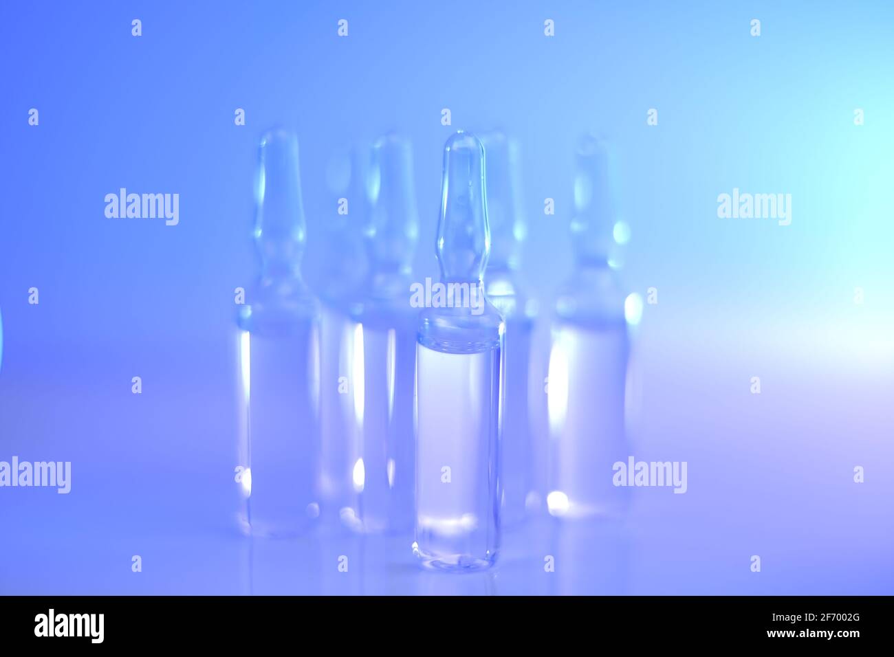 Solution for injection hi-res stock photography and images - Alamy