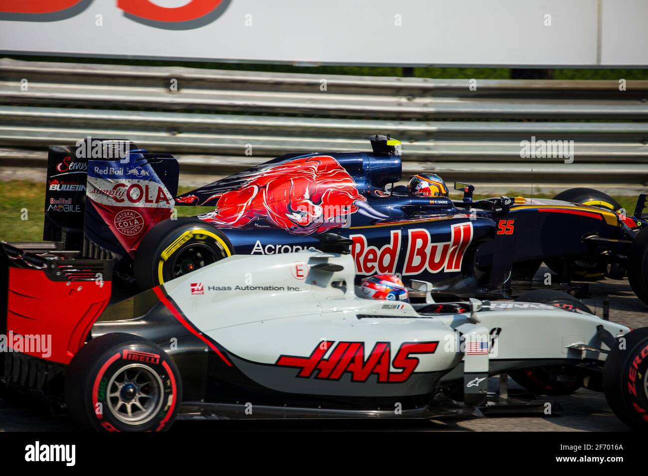 Overtaking car hi-res stock photography and images - Alamy