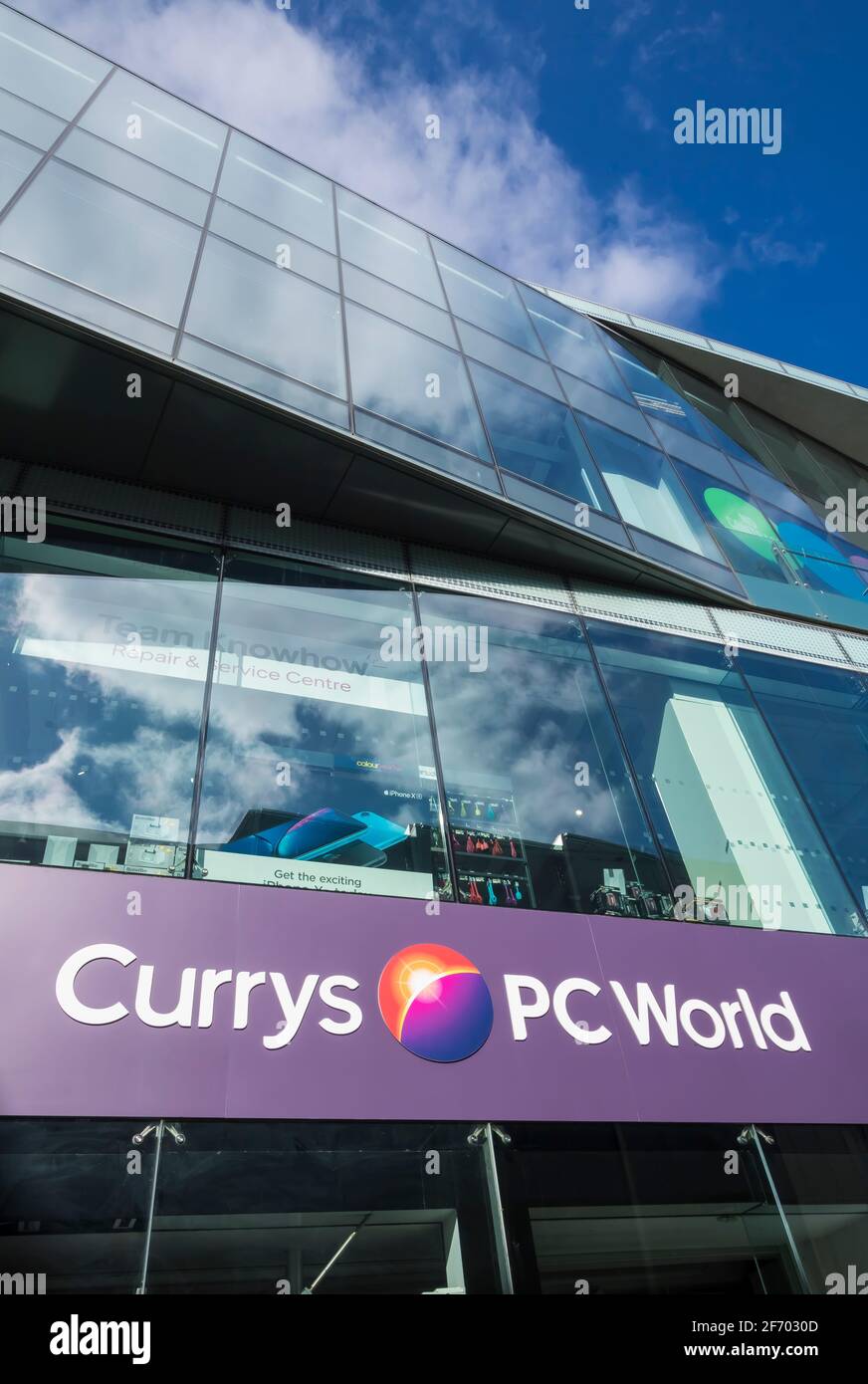 Currys pc world sign hi-res stock photography and images - Alamy
