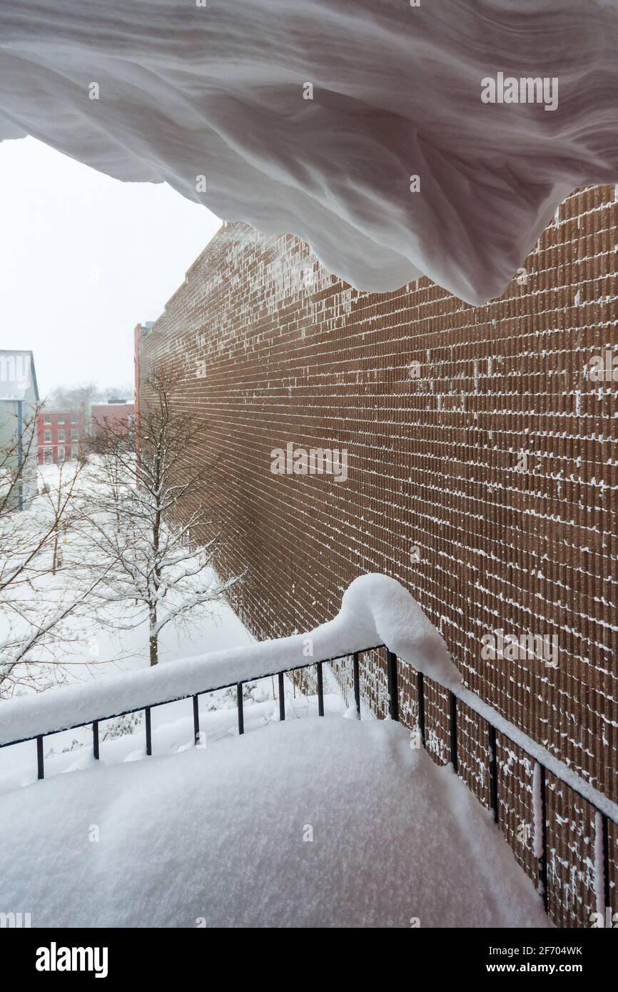 After night heavy snow hi-res stock photography and images - Alamy