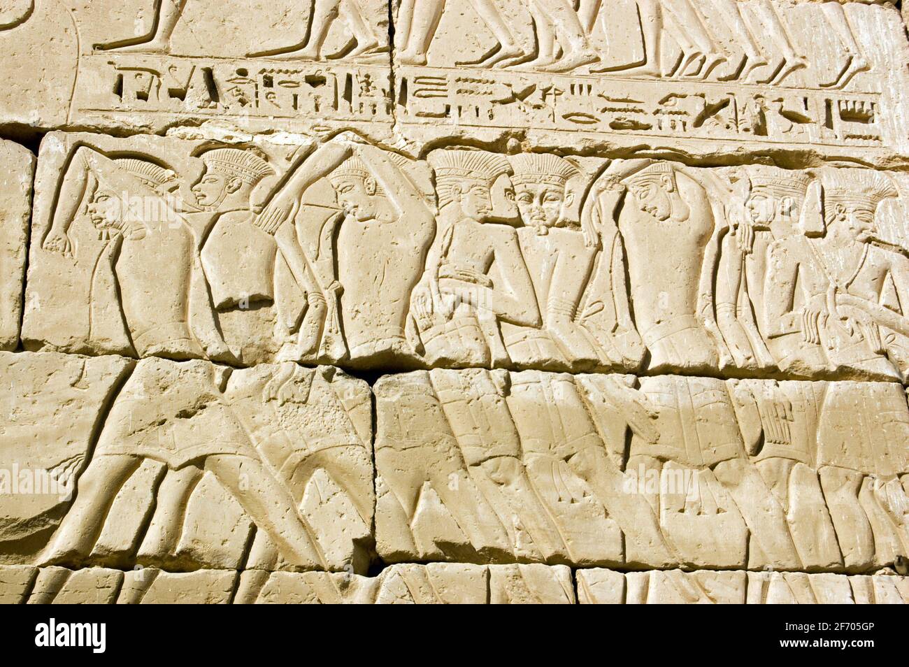 Picture of ancient egyptian sculpture hi-res stock photography and ...