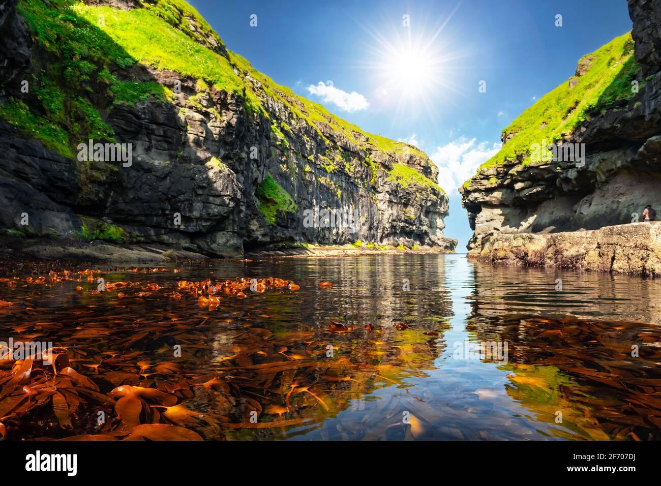 Horizontal landscape island hi-res stock photography and images - Alamy