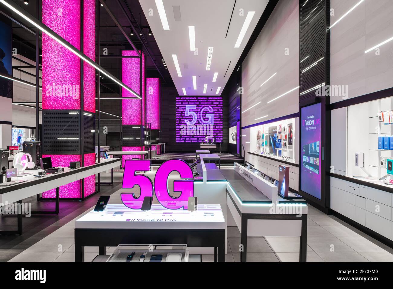 Interior of T Mobile flagship store on Michigan Avenue Stock Photo - Alamy